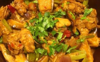 鸡公煲的家常做法_鸡公煲怎么做才入味