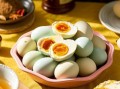 咸鸭蛋怎么腌制才能出油_咸鸭蛋出油秘诀