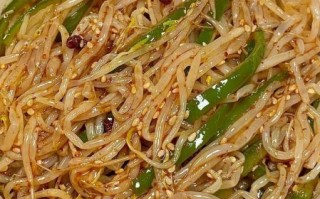 拌豆芽凉菜怎么做_豆芽焯水几分钟口感脆