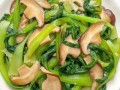清炒蘑菇青菜怎么做_蘑菇青菜焯水吗