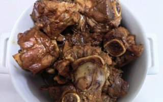 酱大骨头最正宗的做法_怎么做才不腥不腻