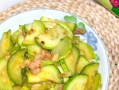 西葫芦炒肉丝怎么做_西葫芦炒肉丝用焯水吗