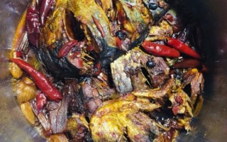 焖酥鱼的家常做法窍门_焖酥鱼怎么做好吃又酥烂