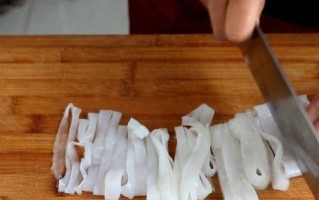 陕西凉皮怎么做_陕西凉皮做法视频全过程