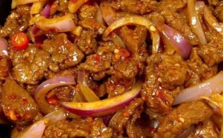 孜然肉片怎么炒才嫩_孜然肉片的家常做法