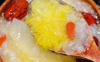 银耳红枣枸杞汤的做法_银耳红枣枸杞汤怎么煮才出胶