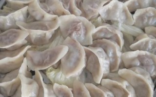 蒸饺子冷水蒸还是开水蒸_蒸饺子不破皮技巧