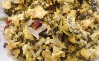地皮菜炒鸡蛋怎么做好吃_地皮菜炒鸡蛋做法窍门