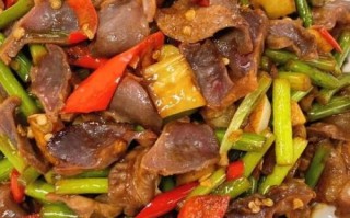 蒜苔炒鸡胗怎么炒才脆_蒜苔炒鸡胗用焯水吗