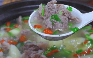 清汤牛腩怎么做_牛腩汤怎么炖才白
