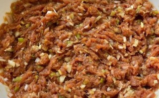 正宗猪肉大葱包子怎么做_发面技巧与馅料配比