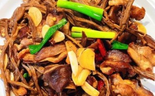 五花肉烧茶树菇怎么做_五花肉烧茶树菇的家常做法
