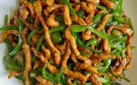 尖椒炒肉丝怎么炒好吃_尖椒炒肉丝的家常做法