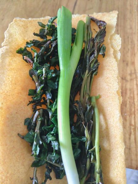 煎饼卷大葱怎么做_山东煎饼卷大葱正宗做法-第1张图片-山城妙识