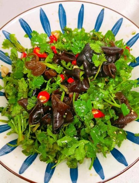 凉拌木耳怎么做好吃_木耳焯水几分钟才脆-第2张图片-山城妙识