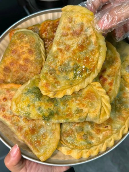 韭菜盒子怎么和面不破皮_韭菜盒子馅怎么调才香-第1张图片-山城妙识 韭菜盒子怎么和面不破皮_韭菜盒子馅怎么调才香-第1张图片-山城妙识