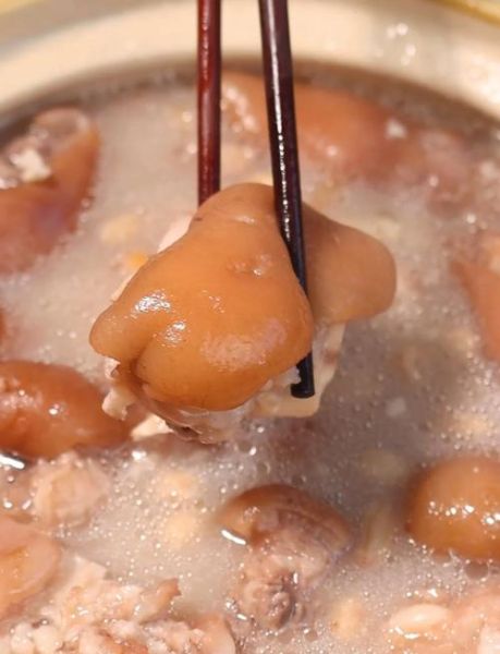 花生猪脚汤怎么煲_花生猪脚汤的做法步骤-第1张图片-山城妙识