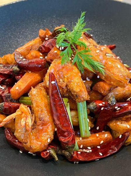 爆炒香辣虾怎么做_香辣虾去腥技巧-第1张图片-山城妙识