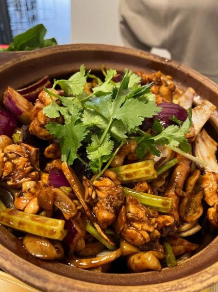 肥肠烧鸡怎么做_肥肠烧鸡最正宗的做法-第2张图片-山城妙识 肥肠烧鸡怎么做_肥肠烧鸡最正宗的做法-第2张图片-山城妙识