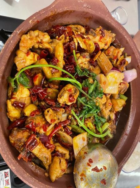 肥肠烧鸡怎么做_肥肠烧鸡最正宗的做法-第3张图片-山城妙识 肥肠烧鸡怎么做_肥肠烧鸡最正宗的做法-第3张图片-山城妙识