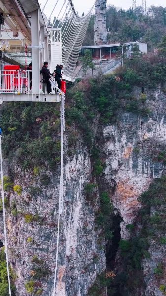 国内最刺激的玻璃桥在哪里_蹦极和玻璃桥哪个更吓人-第3张图片-山城妙识 国内最刺激的玻璃桥在哪里_蹦极和玻璃桥哪个更吓人-第3张图片-山城妙识