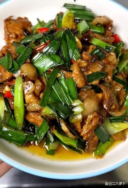 大蒜子炒肉怎么做_大蒜子炒肉家常做法-第1张图片-山城妙识