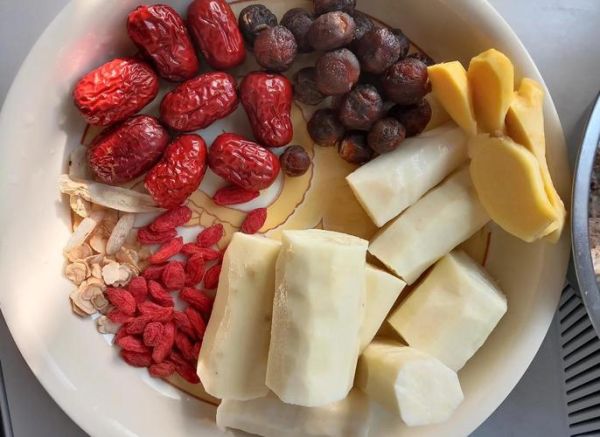 红枣桂圆排骨汤怎么做_红枣桂圆排骨汤的功效-第1张图片-山城妙识