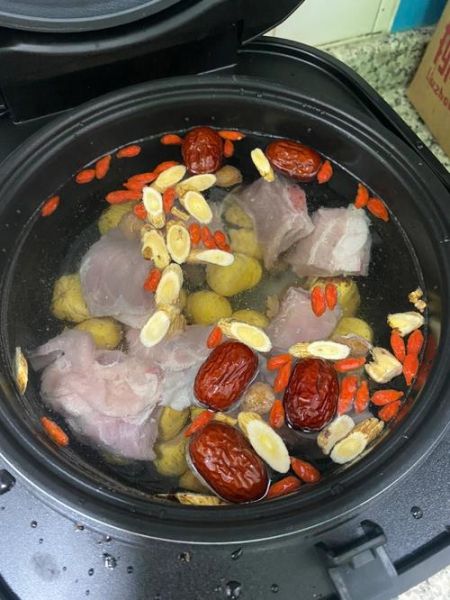 板栗排骨汤怎么做_板栗排骨汤要焯水吗-第3张图片-山城妙识