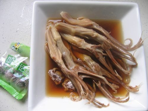 糟卤鸭舌怎么做_糟卤鸭舌需要焯水吗-第2张图片-山城妙识