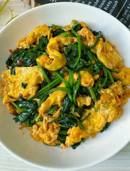 菠菜怎么炒好吃_菠菜焯水几分钟才翠绿-第1张图片-山城妙识