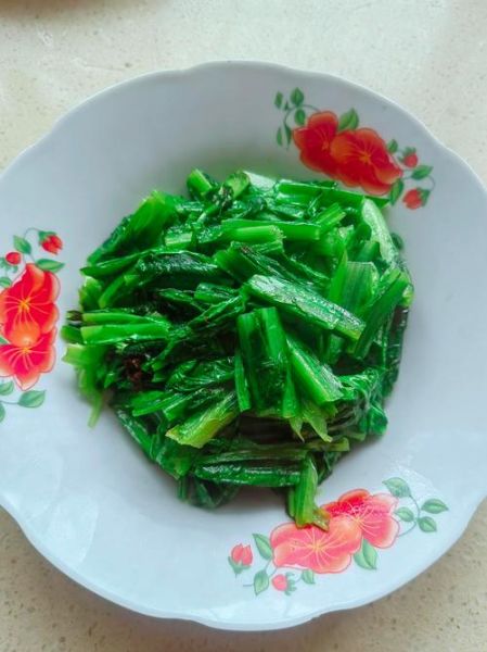 素炒油麦菜怎么炒才脆_油麦菜要不要焯水-第1张图片-山城妙识