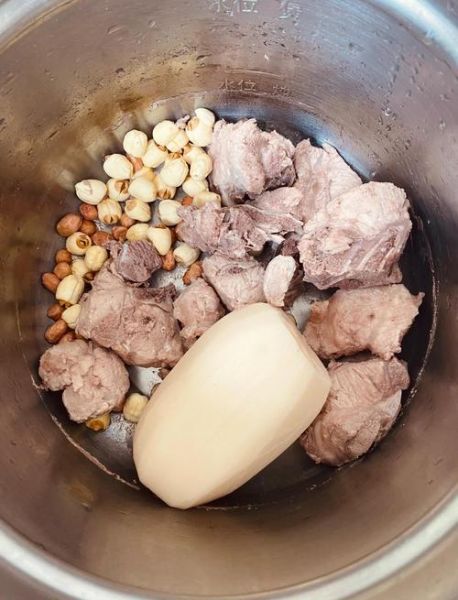 莲藕骨头汤怎么煲_莲藕骨头汤用什么骨头好-第1张图片-山城妙识 莲藕骨头汤怎么煲_莲藕骨头汤用什么骨头好-第1张图片-山城妙识