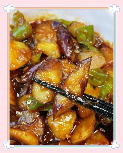 地三鲜的家常做法步骤_土豆茄子青椒怎么做才好吃-第3张图片-山城妙识