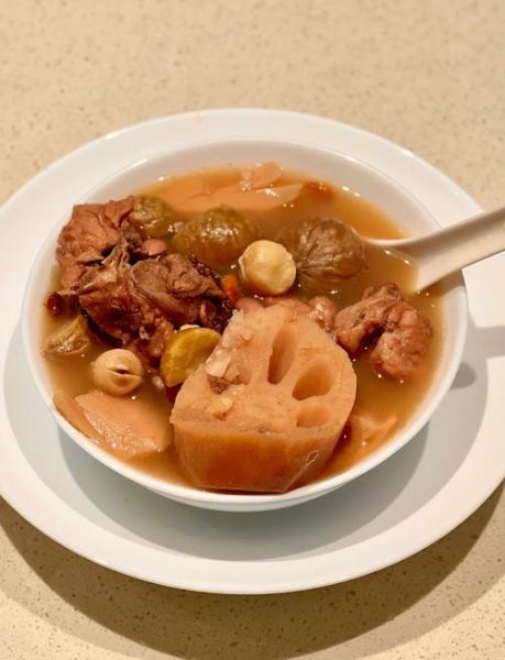 莲藕怎么炒好吃_家常莲藕排骨汤怎么做-第1张图片-山城妙识