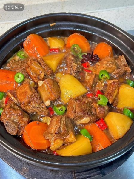 排骨炖土豆怎么做_家常排骨炖土豆步骤-第1张图片-山城妙识