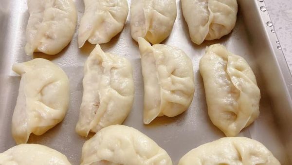 发面饺子怎么和面_发面饺子蒸多久才熟-第1张图片-山城妙识