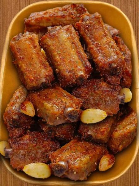 椒盐排骨怎么做_椒盐排骨的做法视频-第1张图片-山城妙识