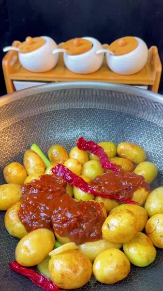 酱小土豆咸菜怎么做_东北家常酱小土豆咸菜配方-第2张图片-山城妙识 酱小土豆咸菜怎么做_东北家常酱小土豆咸菜配方-第2张图片-山城妙识