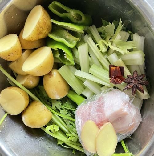 酱小土豆咸菜怎么做_东北家常酱小土豆咸菜配方-第1张图片-山城妙识 酱小土豆咸菜怎么做_东北家常酱小土豆咸菜配方-第1张图片-山城妙识