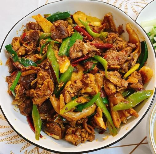 家常炒鸭子怎么炒好吃_鸭子焯水还是不焯水-第1张图片-山城妙识