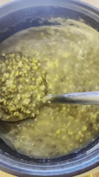 绿豆汤的正确做法_绿豆汤怎么煮才碧绿-第1张图片-山城妙识 绿豆汤的正确做法_绿豆汤怎么煮才碧绿-第1张图片-山城妙识