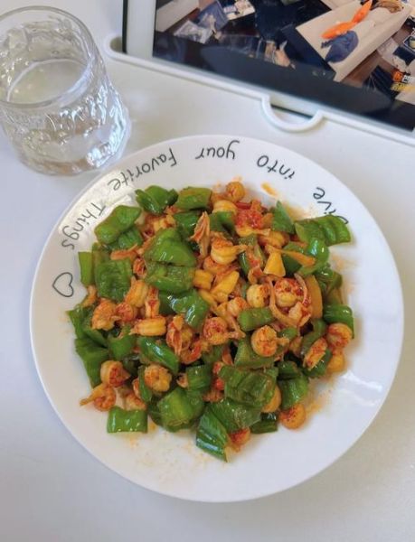 爆炒虾尾怎么做_爆炒虾尾用不用焯水-第3张图片-山城妙识