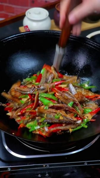 干鱼怎么做好吃_干鱼的家常做法大全-第1张图片-山城妙识