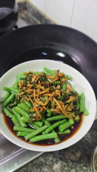 凉拌豇豆怎么做_凉拌豇豆要不要焯水-第1张图片-山城妙识 凉拌豇豆怎么做_凉拌豇豆要不要焯水-第1张图片-山城妙识