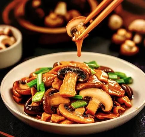 香菇炒肉怎么炒才嫩_家常香菇炒肉做法-第1张图片-山城妙识