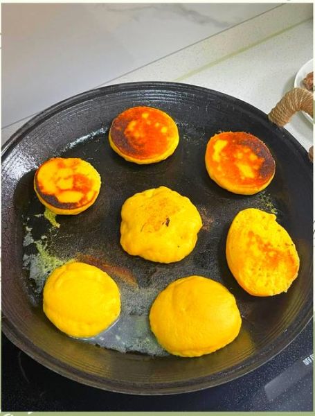 玉米锅贴饼子怎么做_玉米锅贴饼子怎么和面-第1张图片-山城妙识 玉米锅贴饼子怎么做_玉米锅贴饼子怎么和面-第1张图片-山城妙识