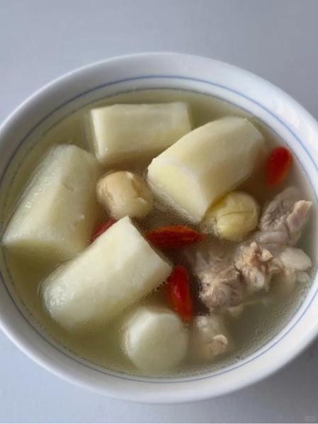 排骨汤怎么炖好喝又营养_排骨汤的做法步骤-第1张图片-山城妙识