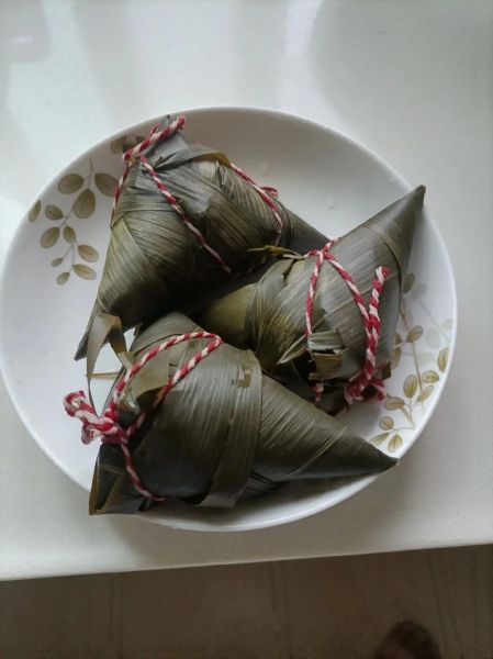 火腿肠粽子怎么包_火腿肠粽子煮多久才熟-第2张图片-山城妙识