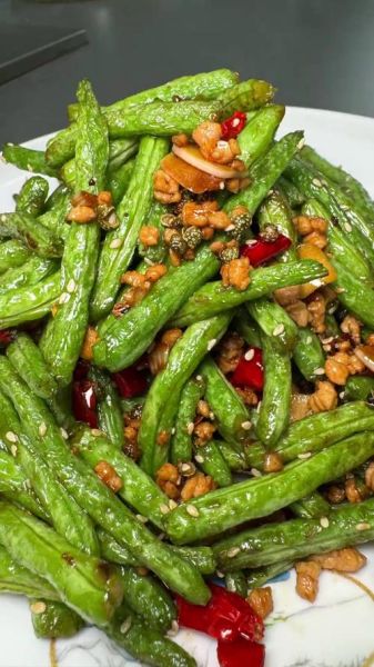 干煸豇豆怎么做_干煸豇豆要不要焯水-第3张图片-山城妙识