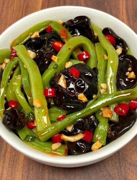 凉拌木耳怎么做好吃_家常凉拌木耳的做法-第2张图片-山城妙识